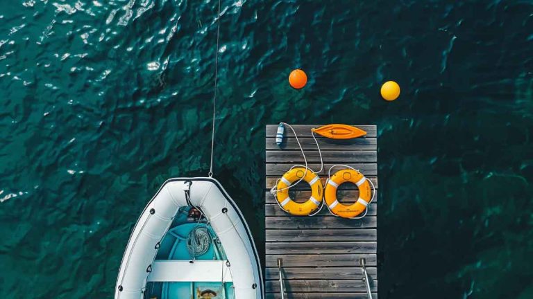 Essential Safety Equipment for Boating – Vic Boating Licence Course