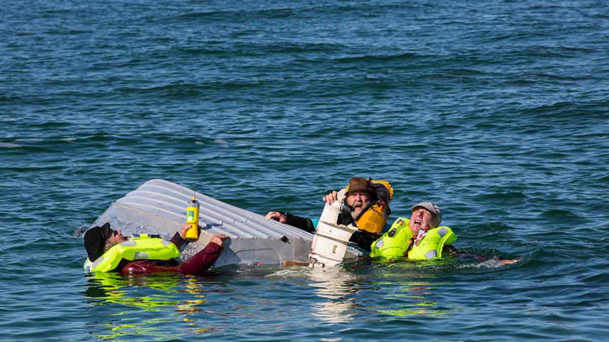 Essential Safety Equipment for Boating – Vic Boating Licence Course